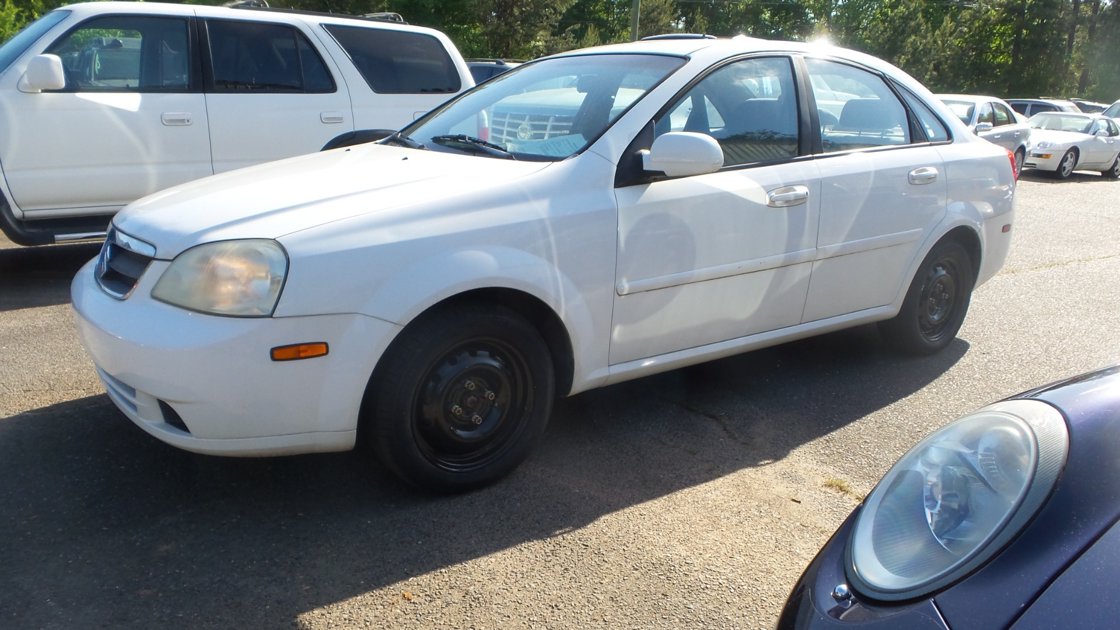 Used 2006 Suzuki Forenza for Sale - Car and Driver